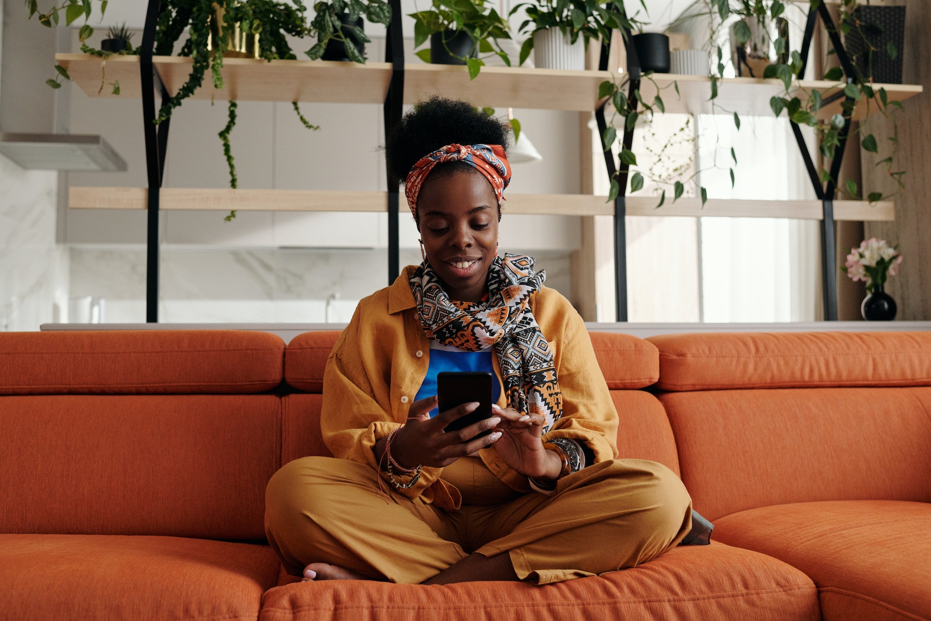 How To Use Lmk In Texting And What Does It Mean